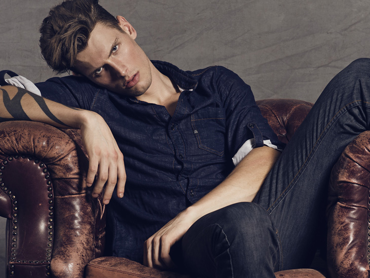 Unobtrusive Fashion: Julien Descamp by Wong Sim