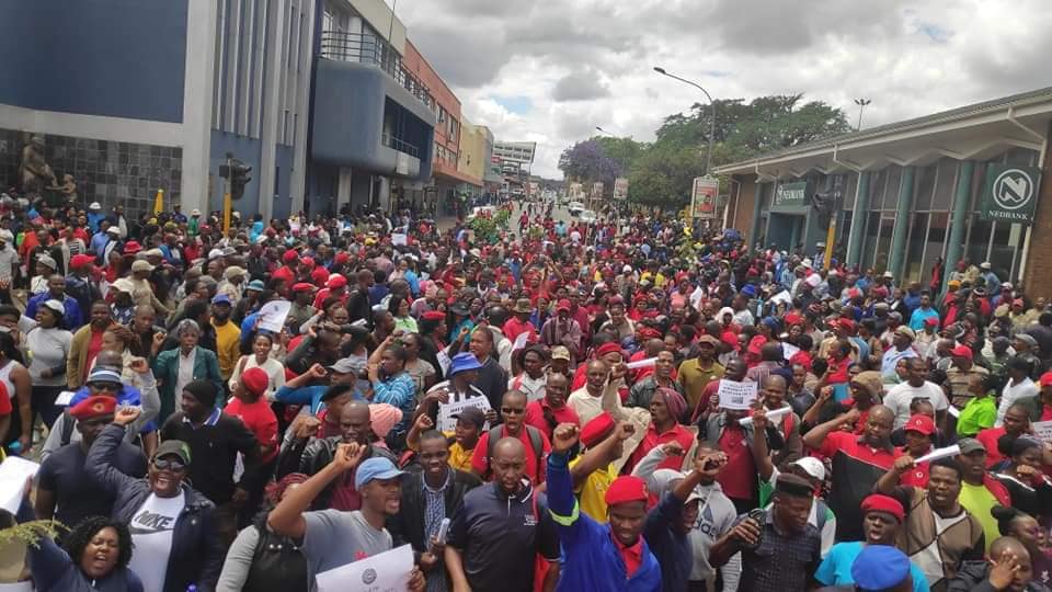 Swazi Media Commentary: Swaziland police shoot union leader in back as ...