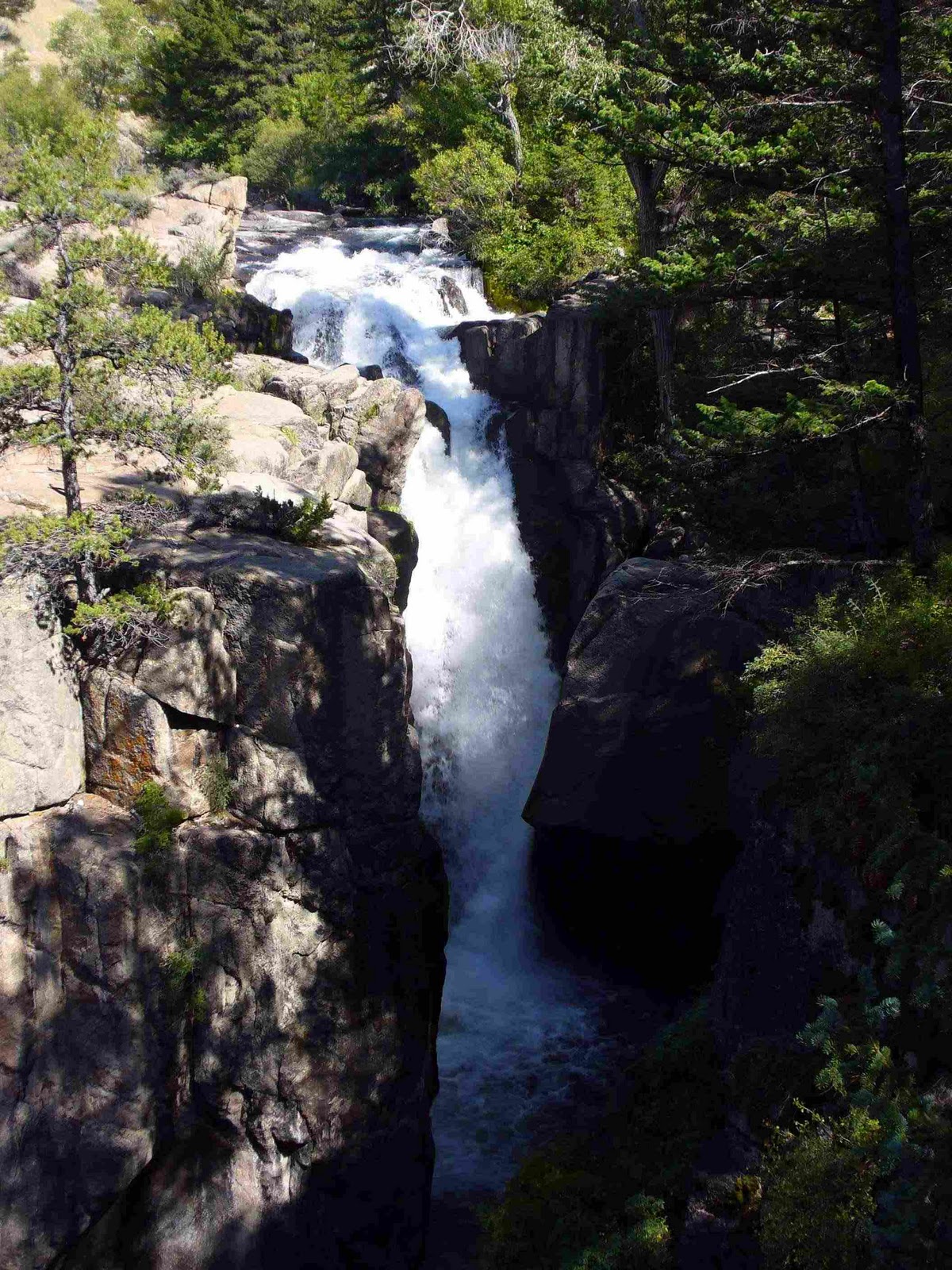 Wyoming Travel and Vacation Journal: Shell Falls