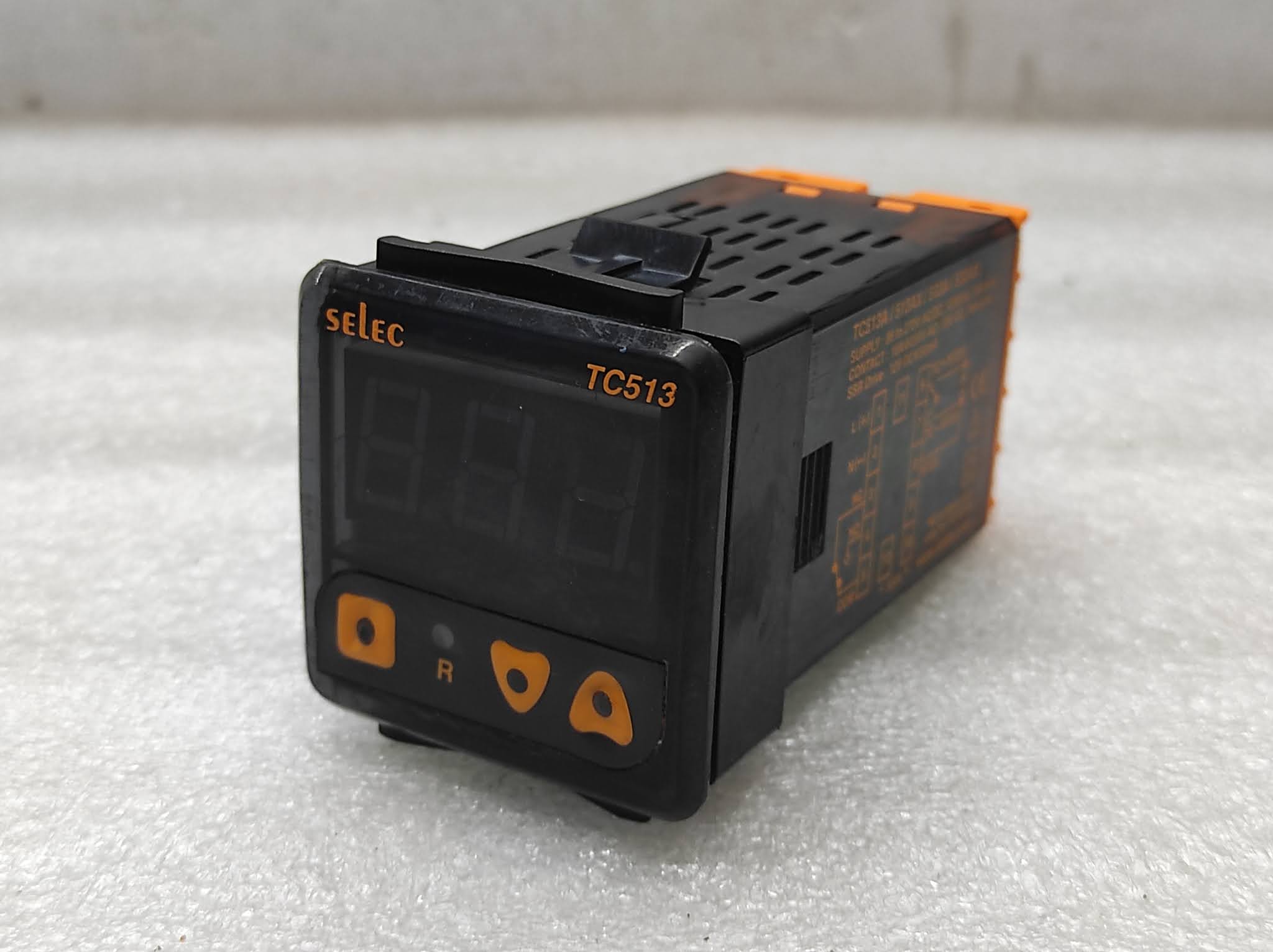 SELEC TC513 TEMPERATURE CONTROLLER 85-270V AC/DC