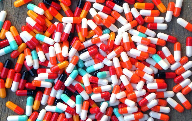 TEKNIK PEMBUATAN SEDIAAN OBAT DALAM BENTUK KAPSUL, SERBUK, DAN SEMI PADAT