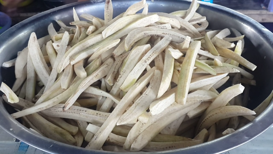 Cerita 'Perjalanan': Pisang Goroho