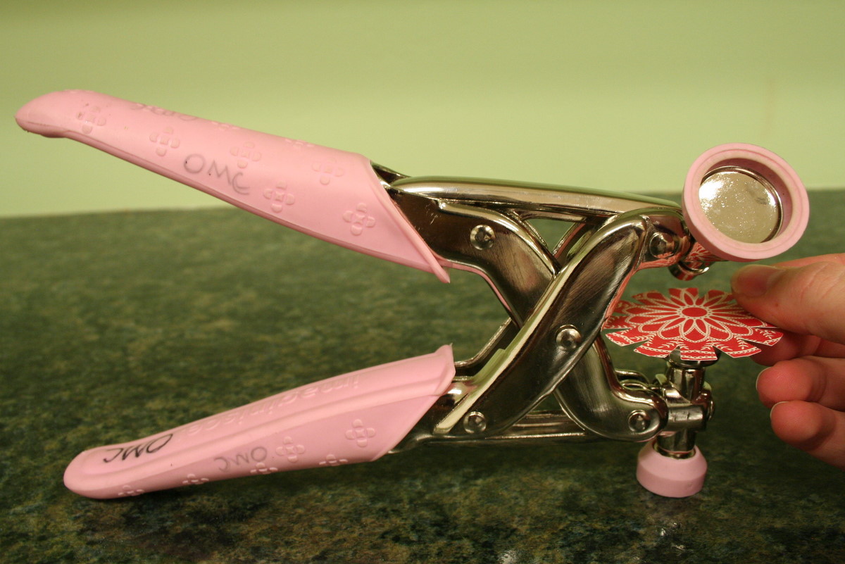 Oh My Crafts Blog: OMC How To: Make Your Own Brads!