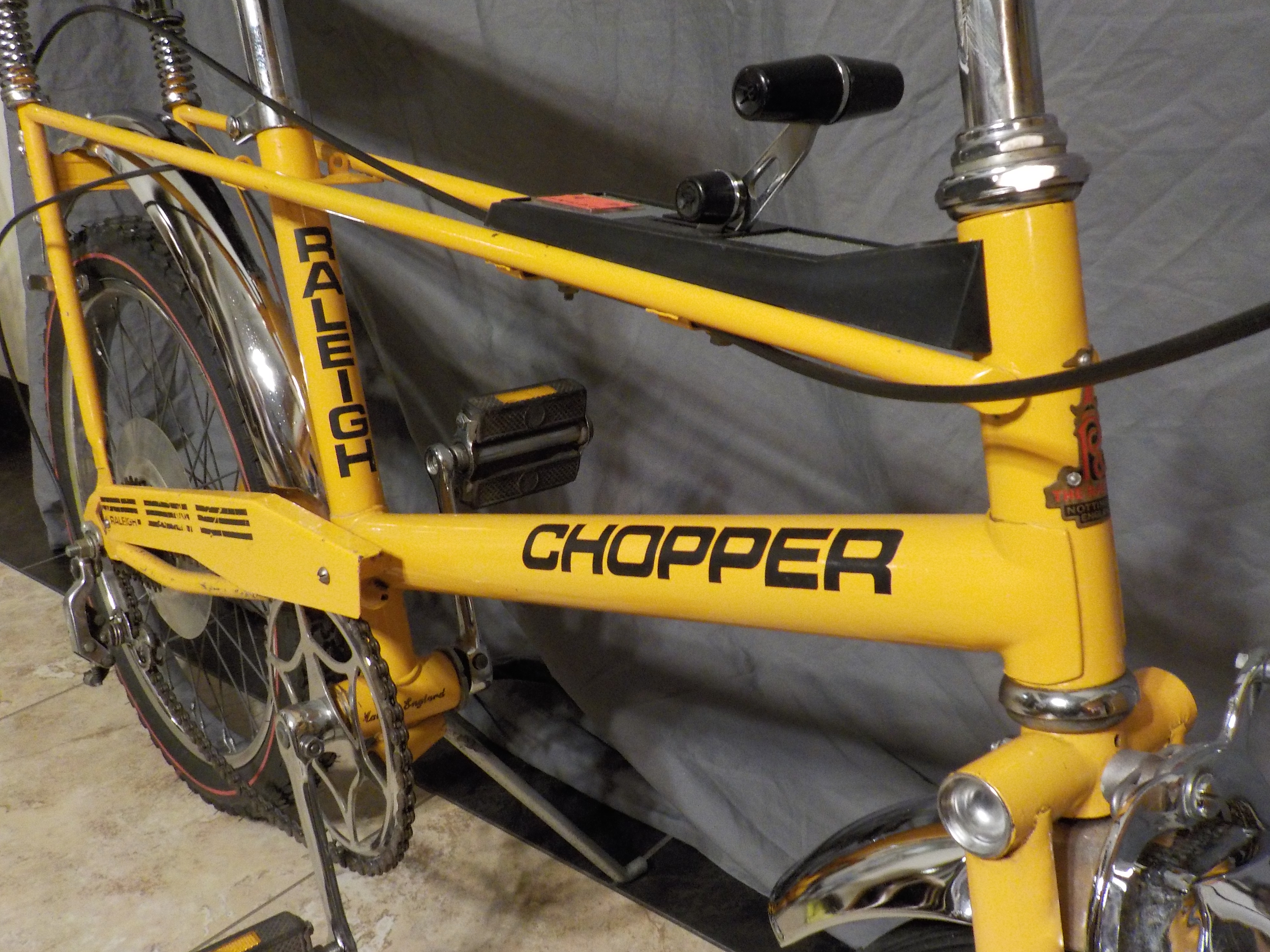 the raleigh chopper blog steve: 1971 5 SPEED GOLDEN YELLOW RALEIGH CHOPPER