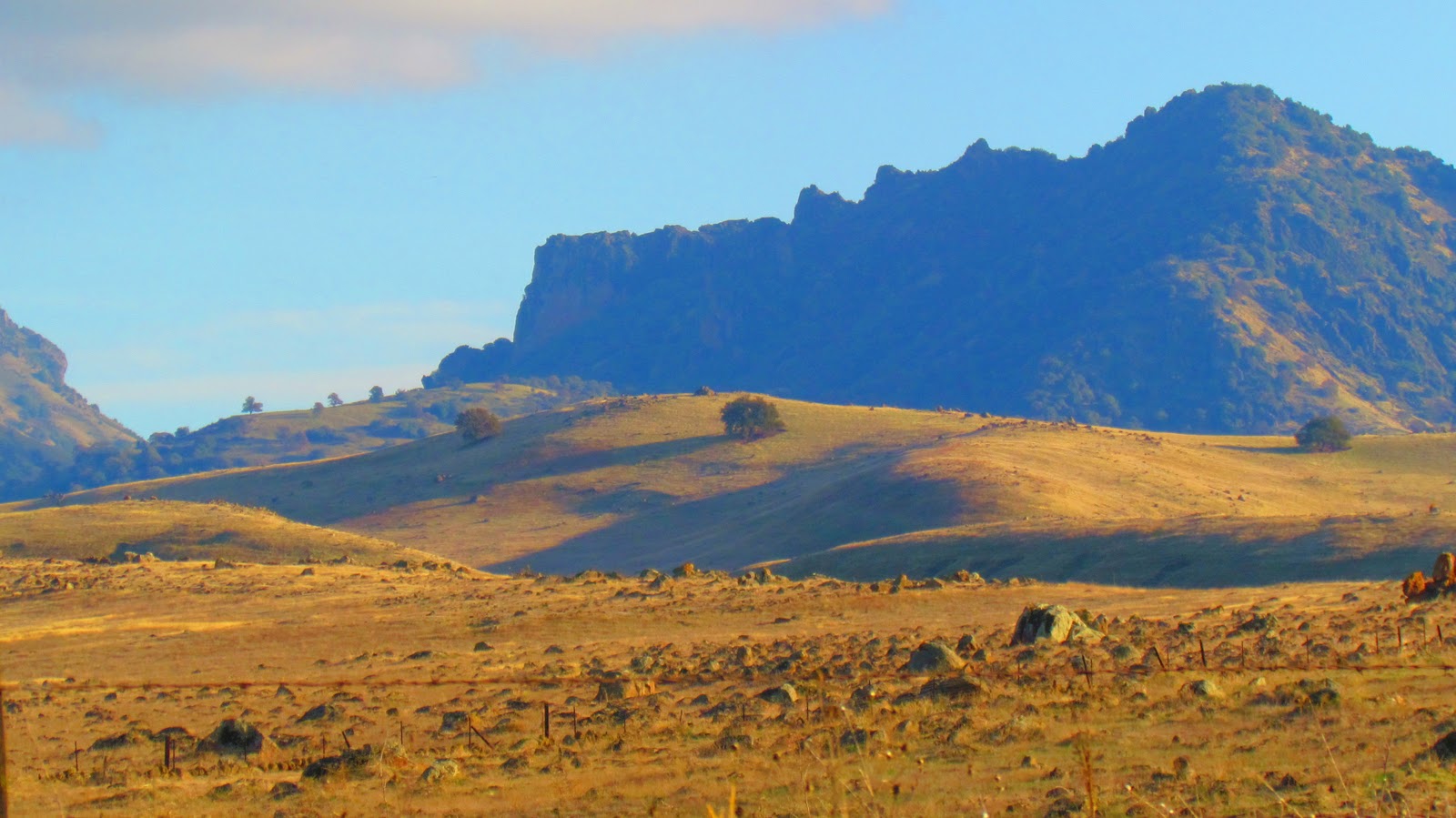 Adventures of a Vagabond Volunteer: Meet the Sutter Buttes