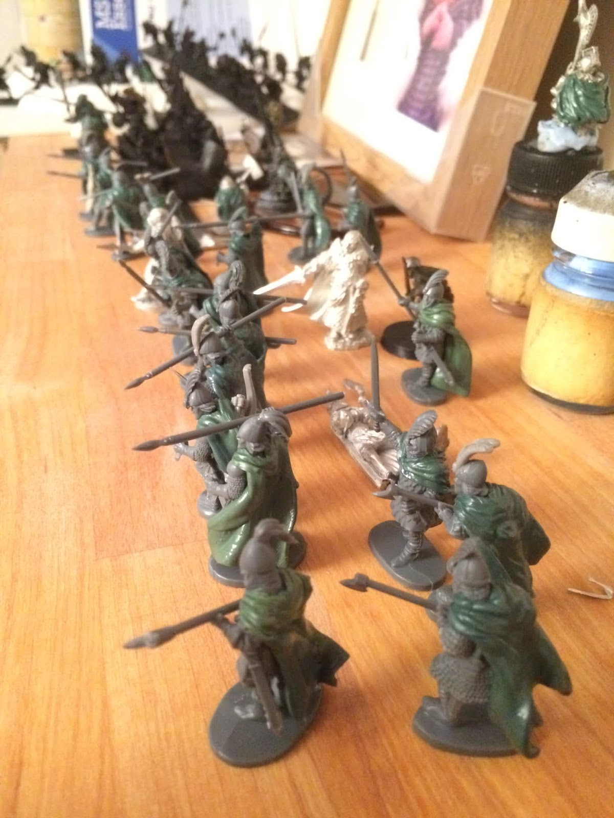 iron mitten: Elf Leaf Mail