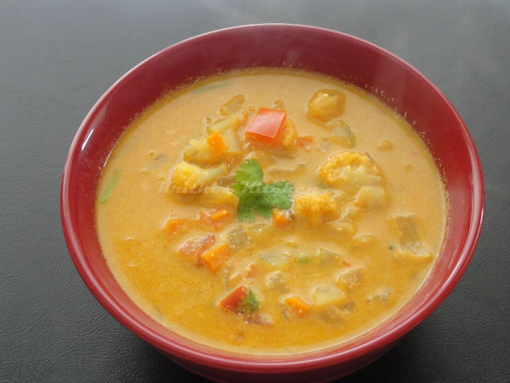 Krithi's Kitchen: Vegetable Kurma / Chapathi Kuruma / Korma for Pulao ...