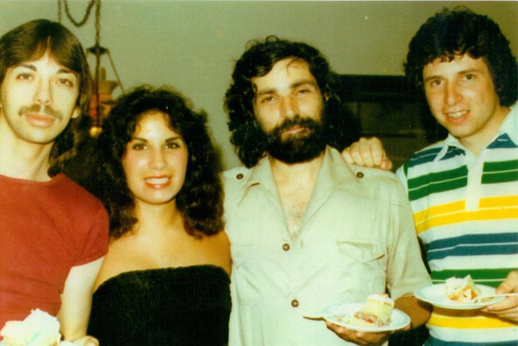 KISS ARMY URUGUAY: PUBLICAN FOTOS INEDITAS DE VINNIE VINCENT.