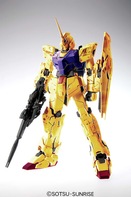 Unicorn Gundam various color schemes