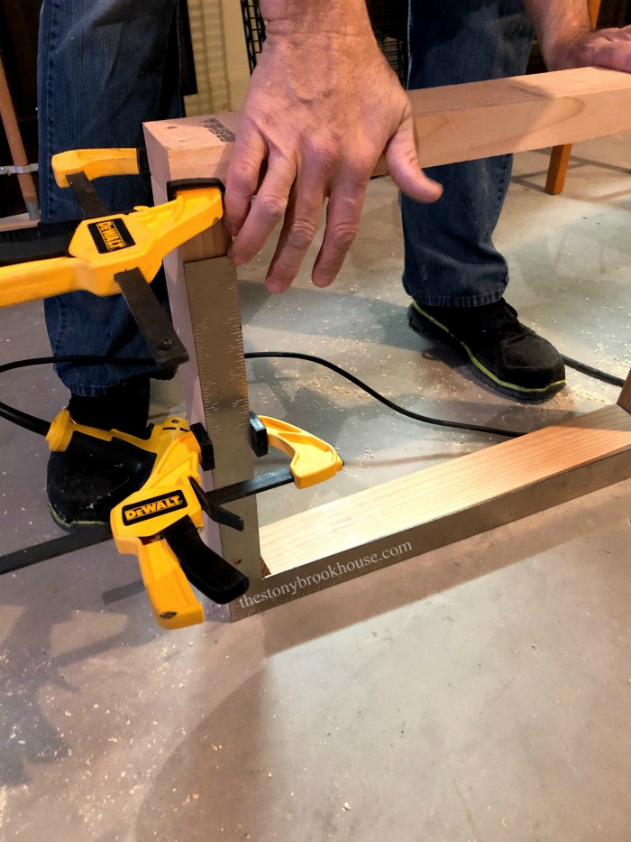 How To Build A Simple Farmhouse Coffee Table | The Stonybrook House