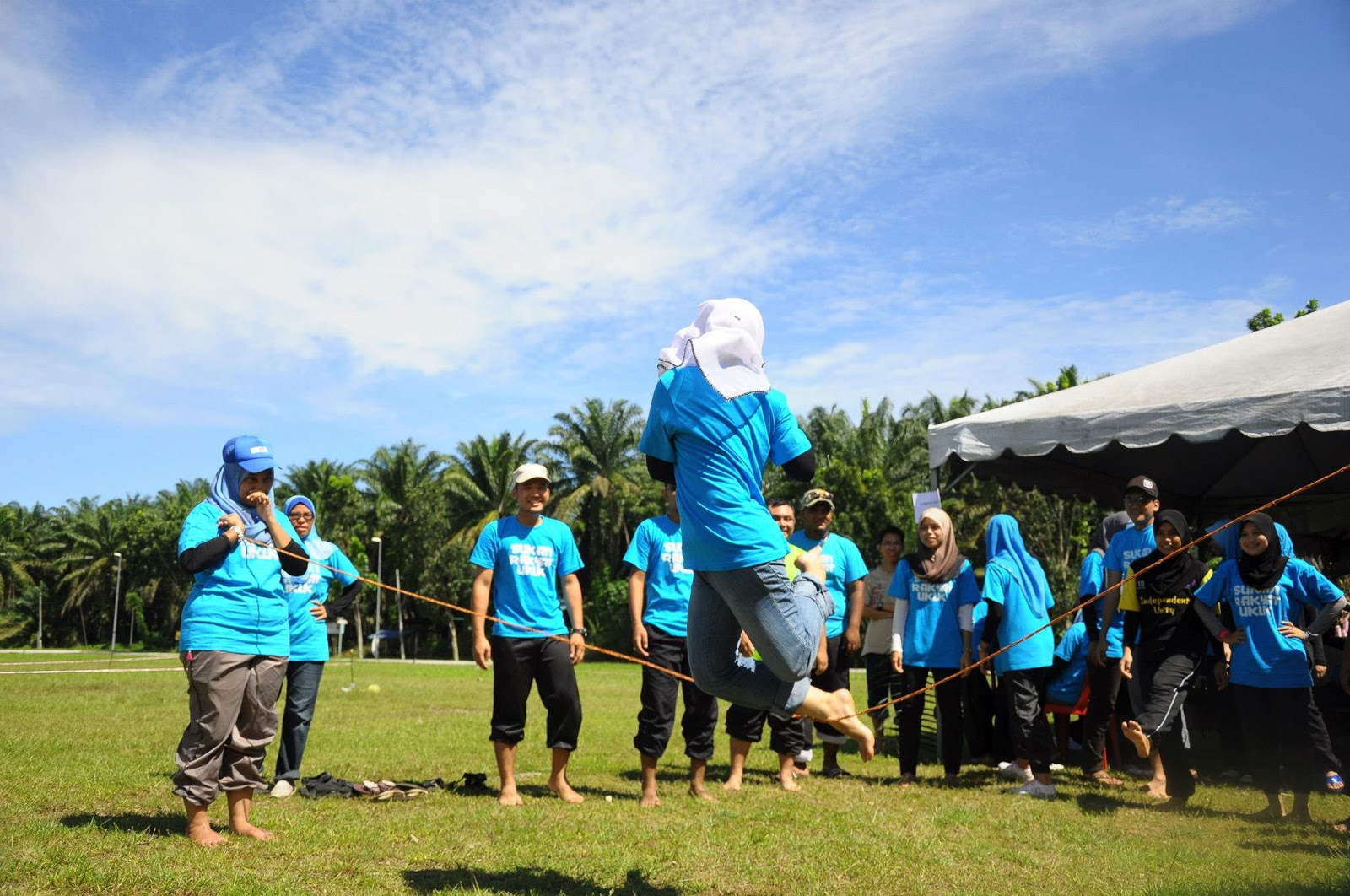 HiDuP mEsTi TeRuSSssSss... :): Permainan Lompat Getah