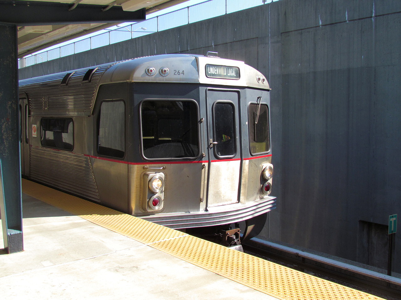 Jersey Mike's Rail Adventures: 16-07-04 PHOTOS: Local Color