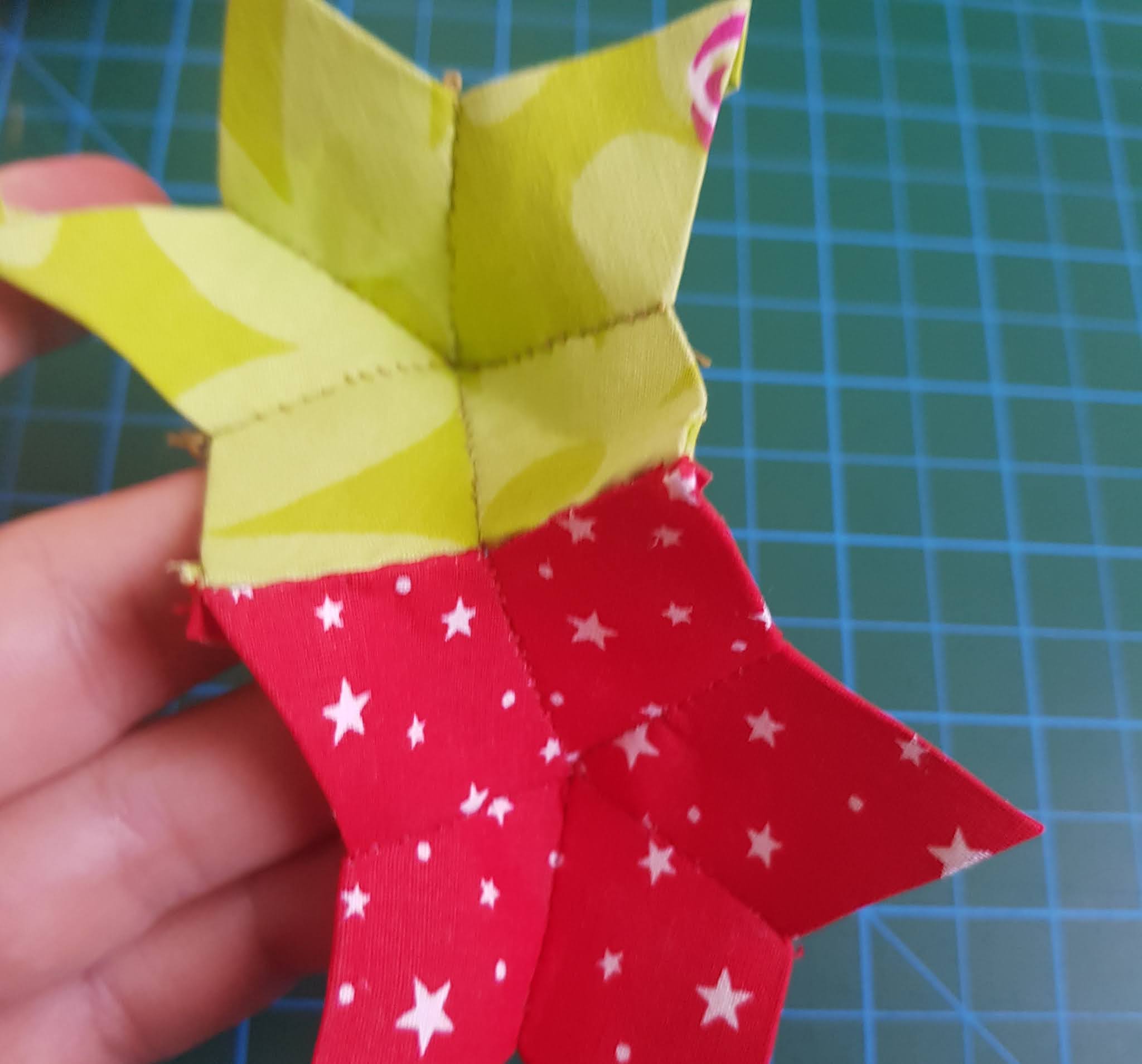 moravian star ornament with free pattern | All about patchwork and quilting