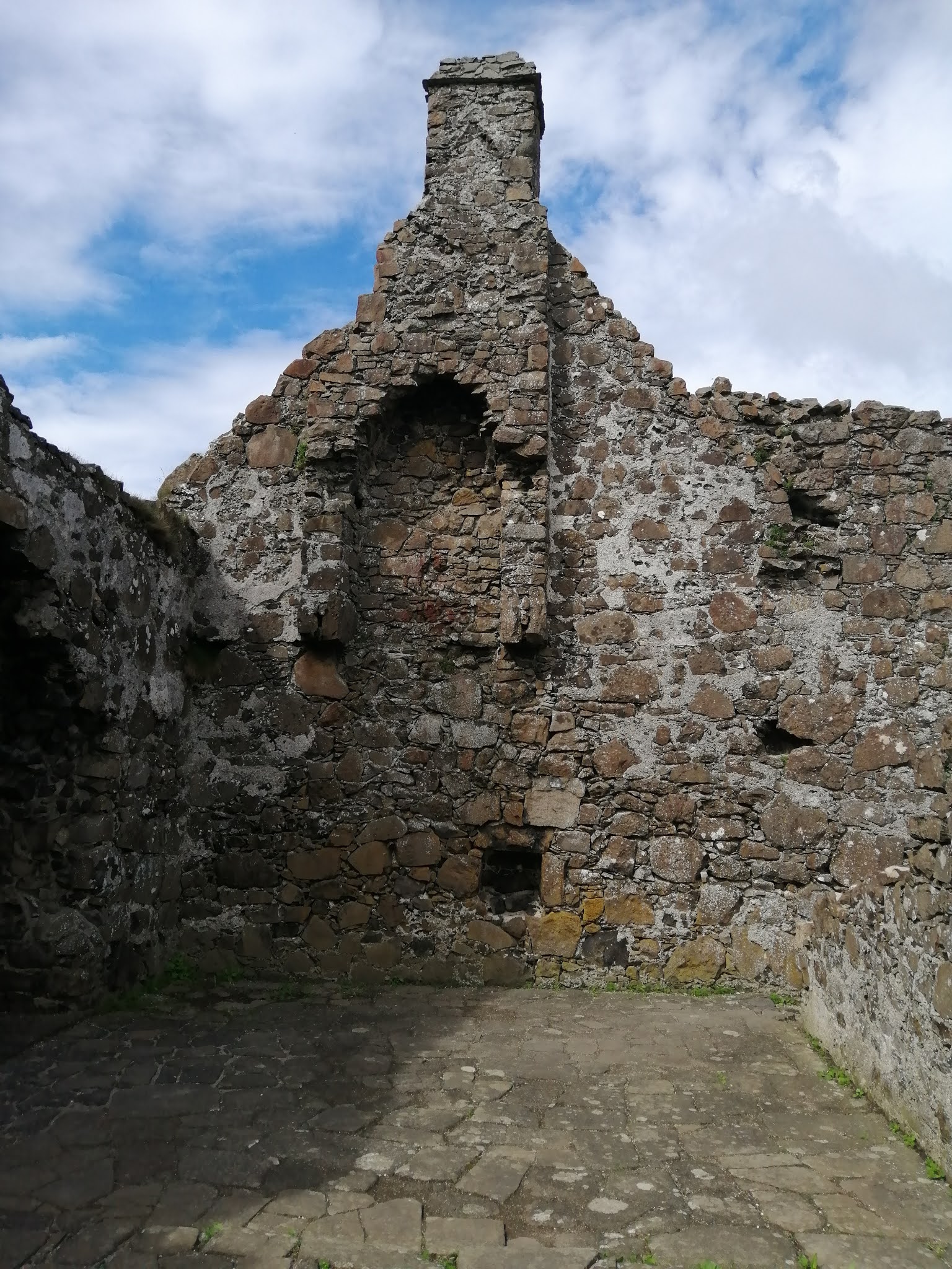 Sam's Ramblings : Dunluce Castle - Romanticism, Legend, History and ...