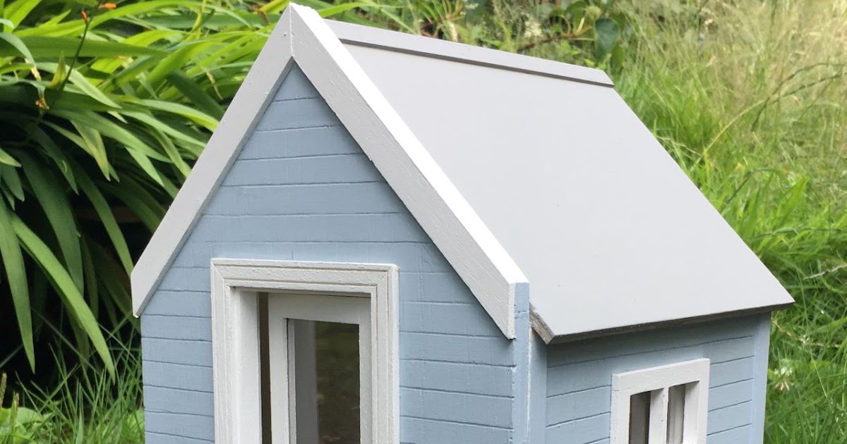 Julie's dolls house blog: 1/12th Scale Beach Hut