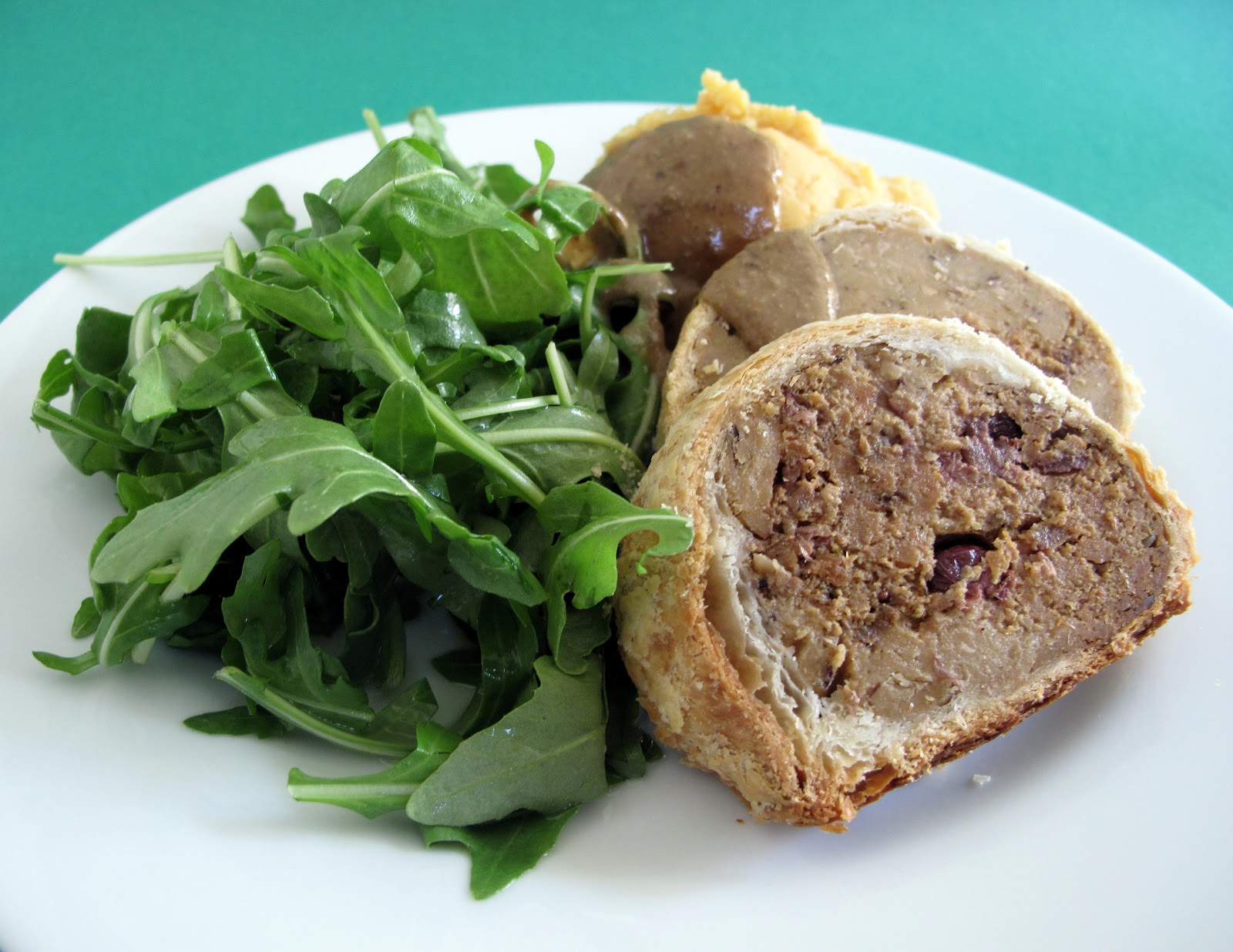 The Laziest Vegans in the World: Field Roast Hazelnut Cranberry Roast