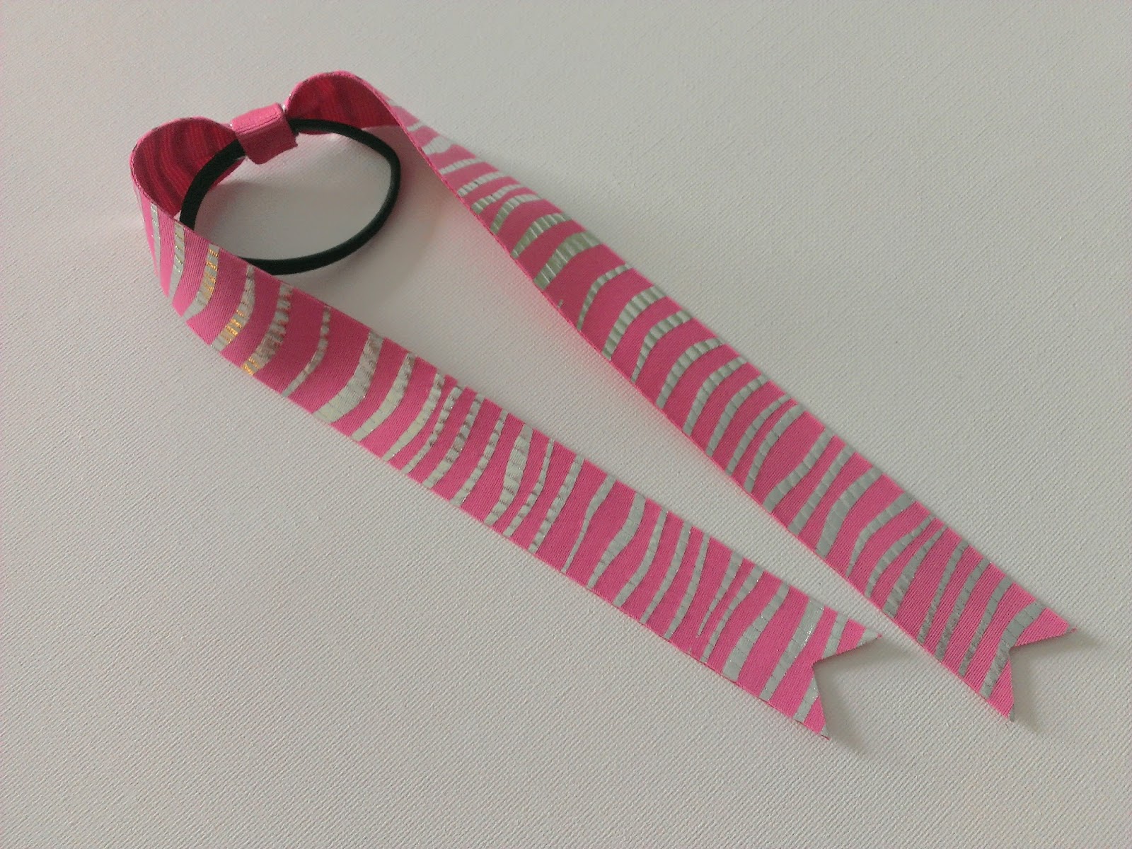 EvenSewSteph: Cheers! Streamer Bow with Spandex Tutorial