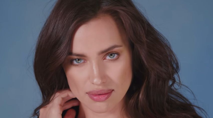 Modella Intimissimi pubblicità Nuova bralette con modella con Foto ...