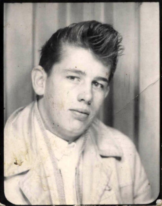 36 Cool Portraits From Photo Booths That Defined Men's Hairstyles in ...