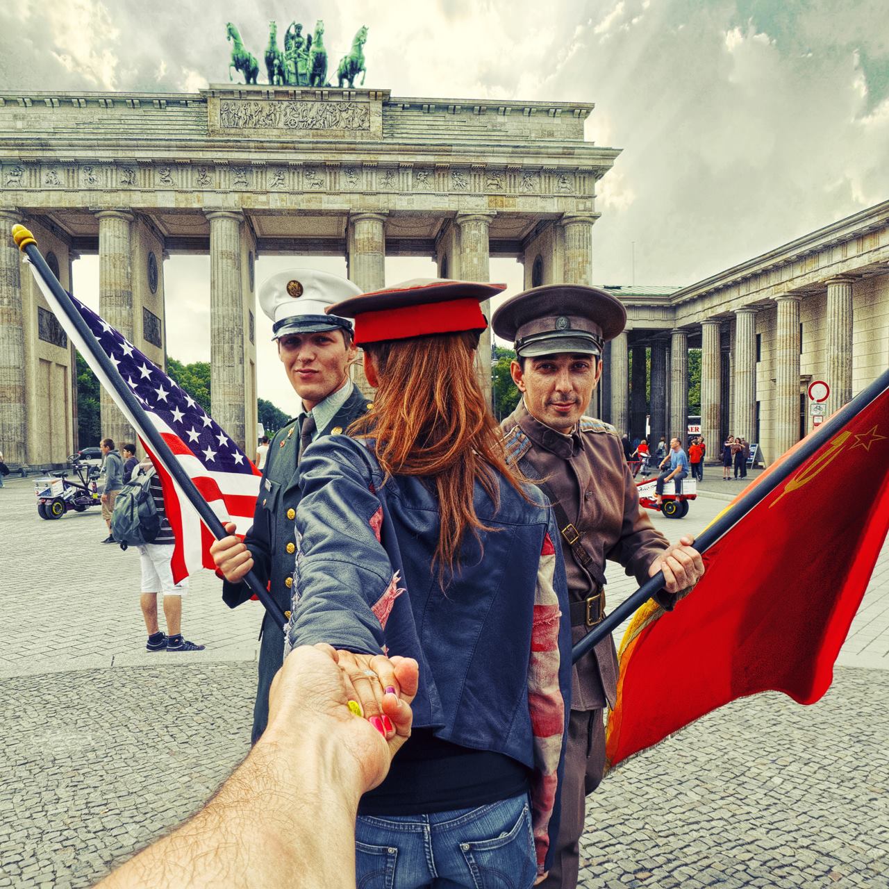 Follow me Project | El fotógrafo que sigue a su novia hasta el fin del ...