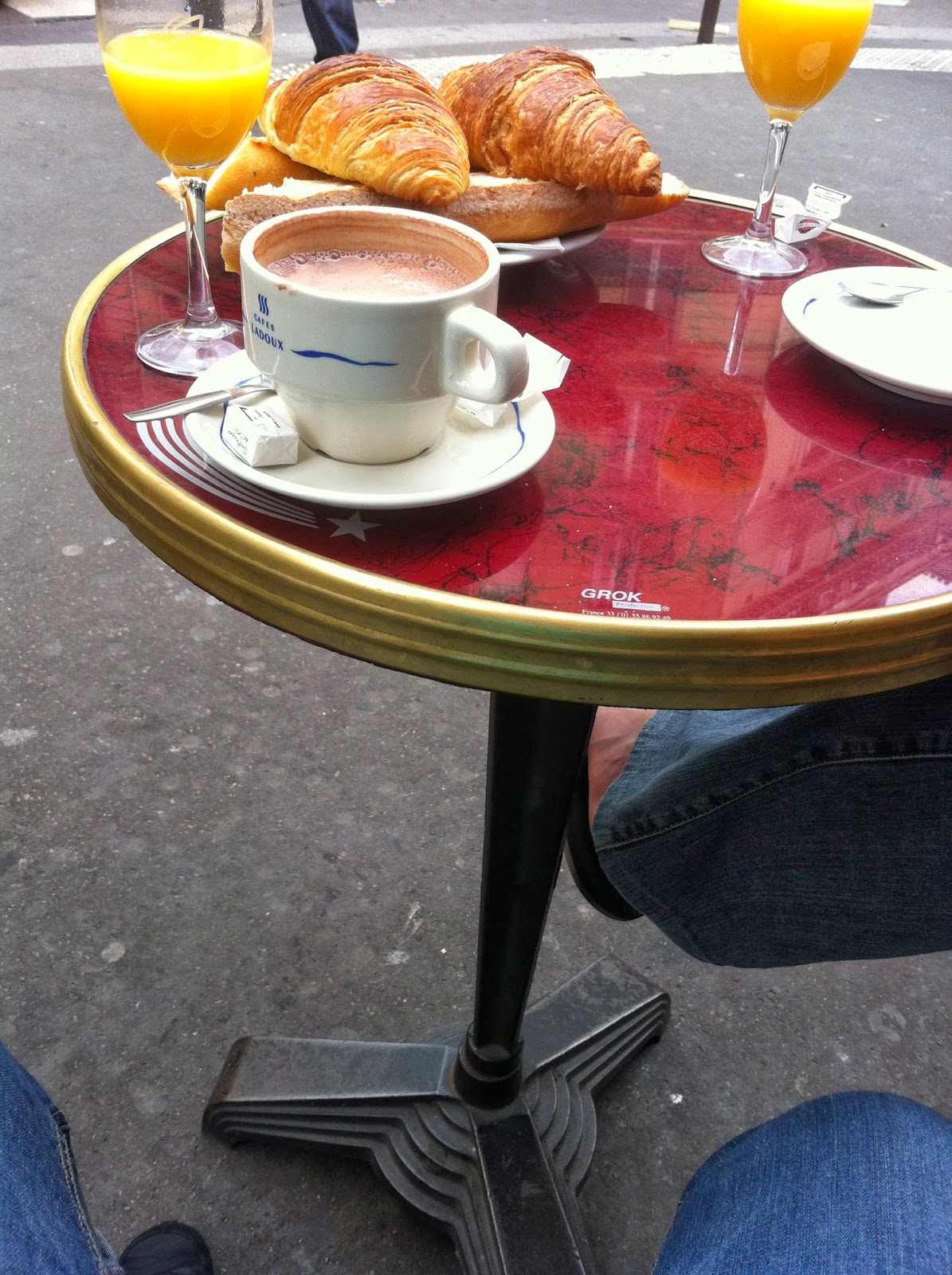 Daydreaming of the perfect Parisian breakfast. | The Red Accordion Diaries