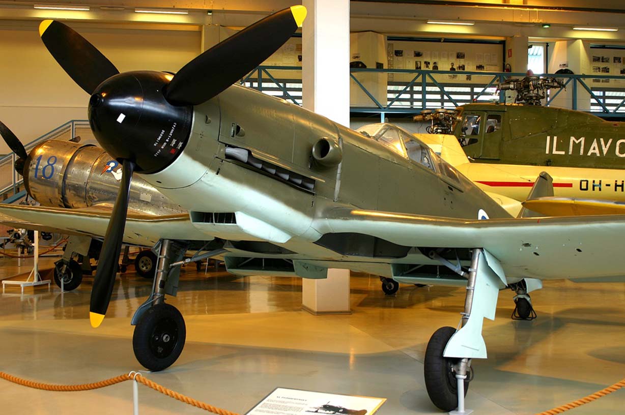 FDRA - Fuerza Aérea: Caza interceptor: Prototipo VL Pyörremyrsky, el ...