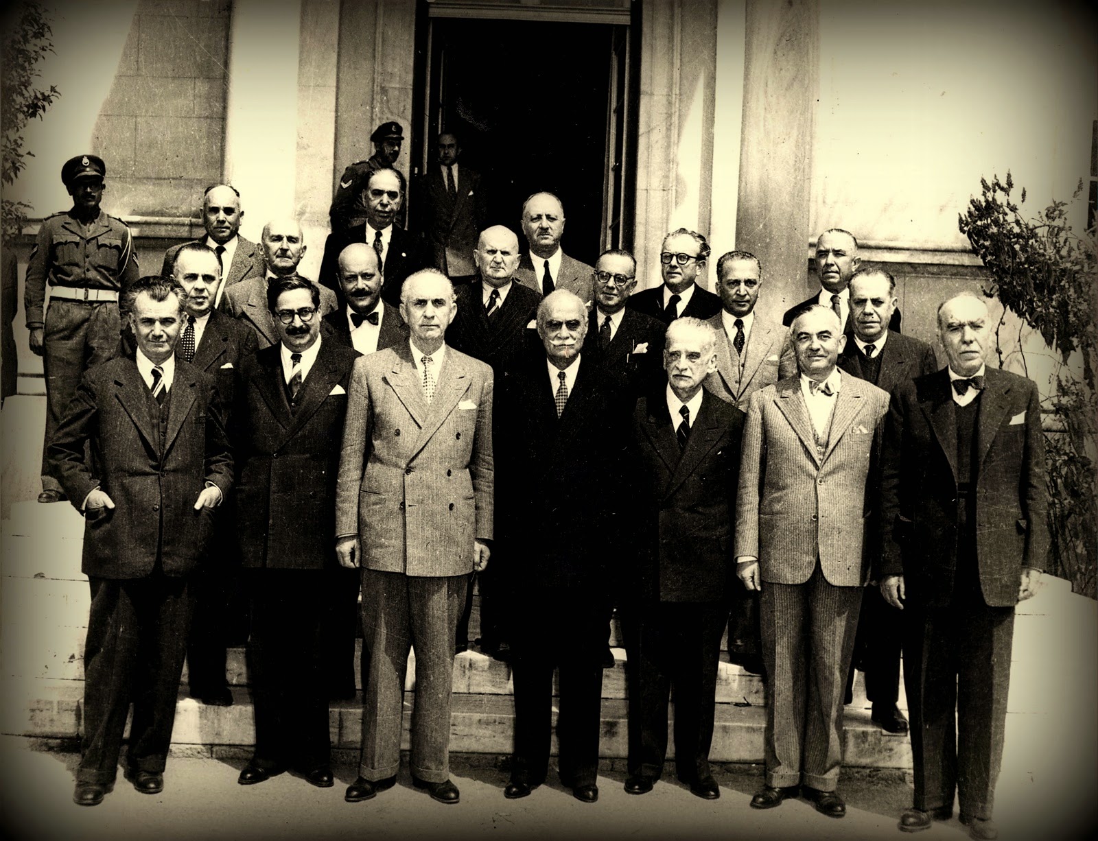 ΙΣΤΟΡΙΑ ΕΛΛΗΝΙΚΗ ΚΑΙ ΠΑΓΚΟΣΜΙΑ : Η ΣΥΝΤΑΓΜΑΤΙΚΗ ΙΣΤΟΡΙΑ ΤΗΣ ΕΛΛΑΔΟΣ ...