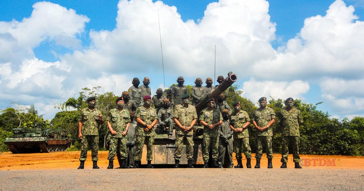 The Dead District: PT-91M Pendekar MBTs of the Malaysia Army at firing ...