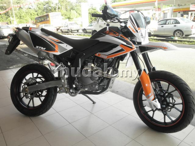 Vivian Tropicana Motorworld: Mle Xtm 200