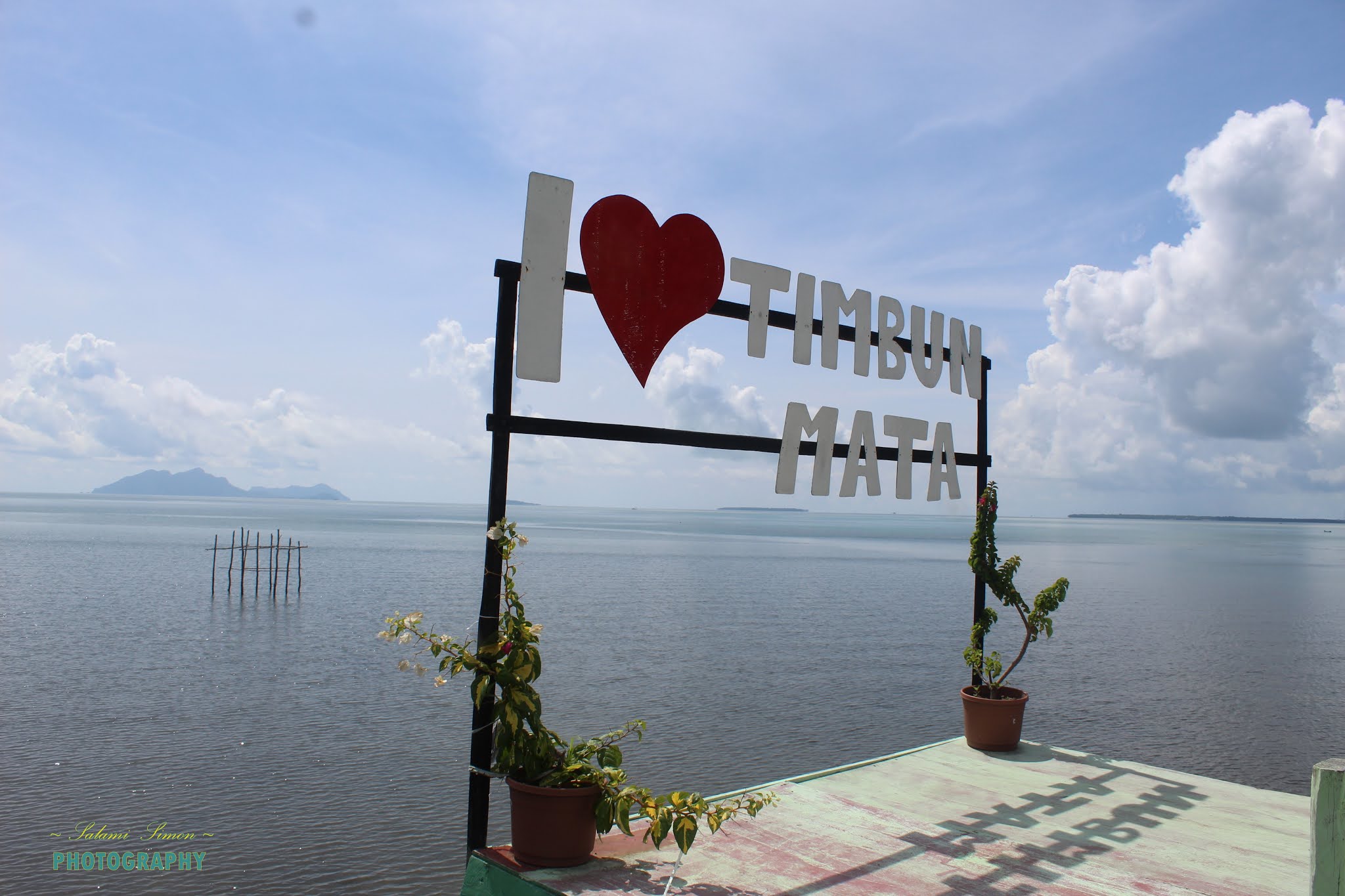 Kibarkan Jalur Gemilang di Pulau Timbun Mata, Semporna - Amie's Little ...