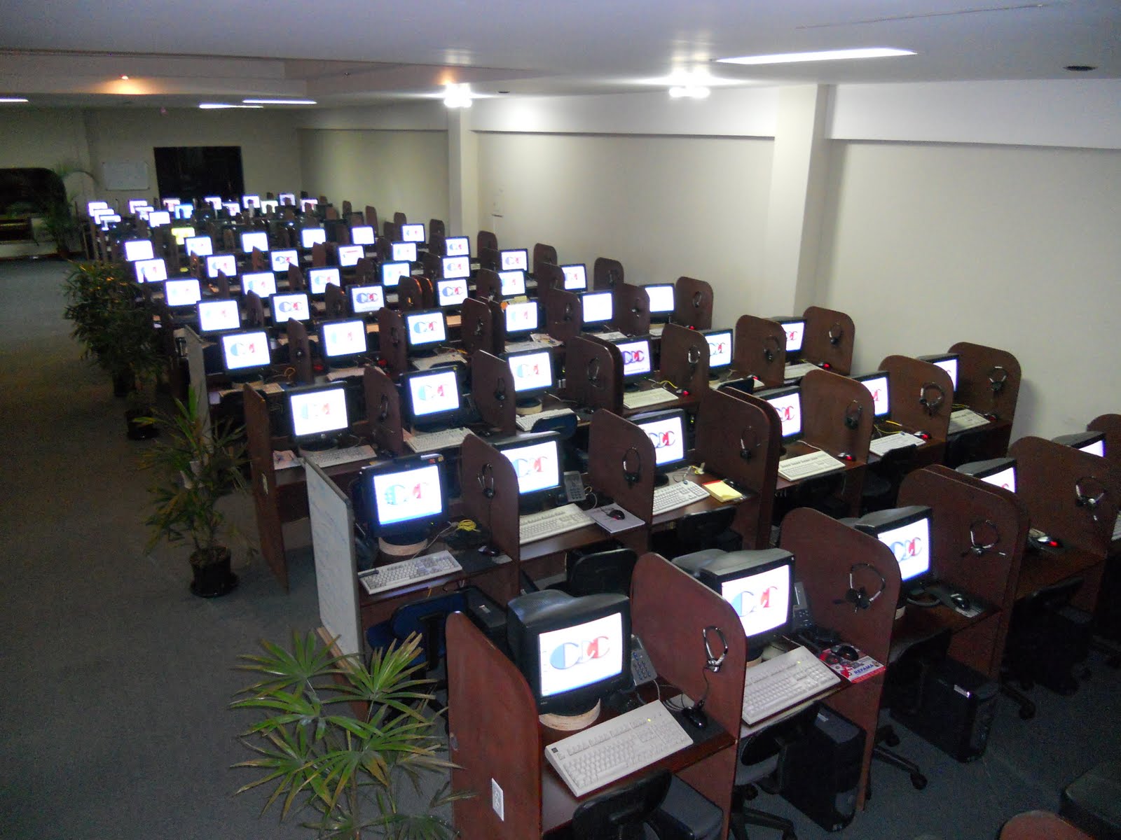 Outsourcing with Costa Rica's Call Center. Richard Blank telemarketing ...