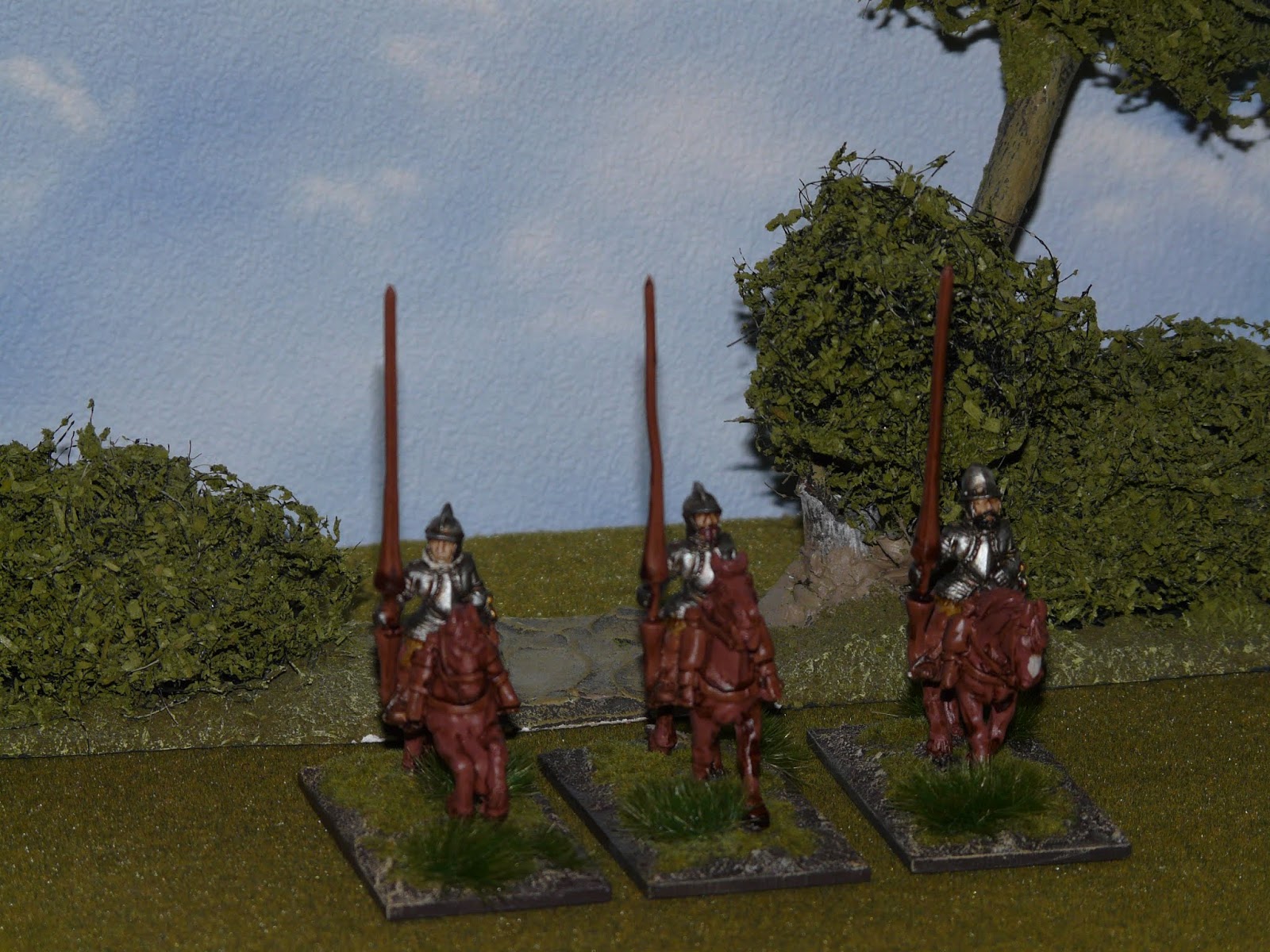 English Demi Lancers – Thoroughbreds and Ponys….. – 2T-News