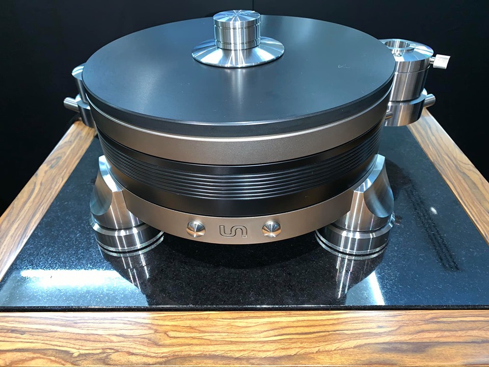 CONTINUUM AUDIO OBSIDIAN TURNTABLE – M & S | Ultimate High-Fidelity