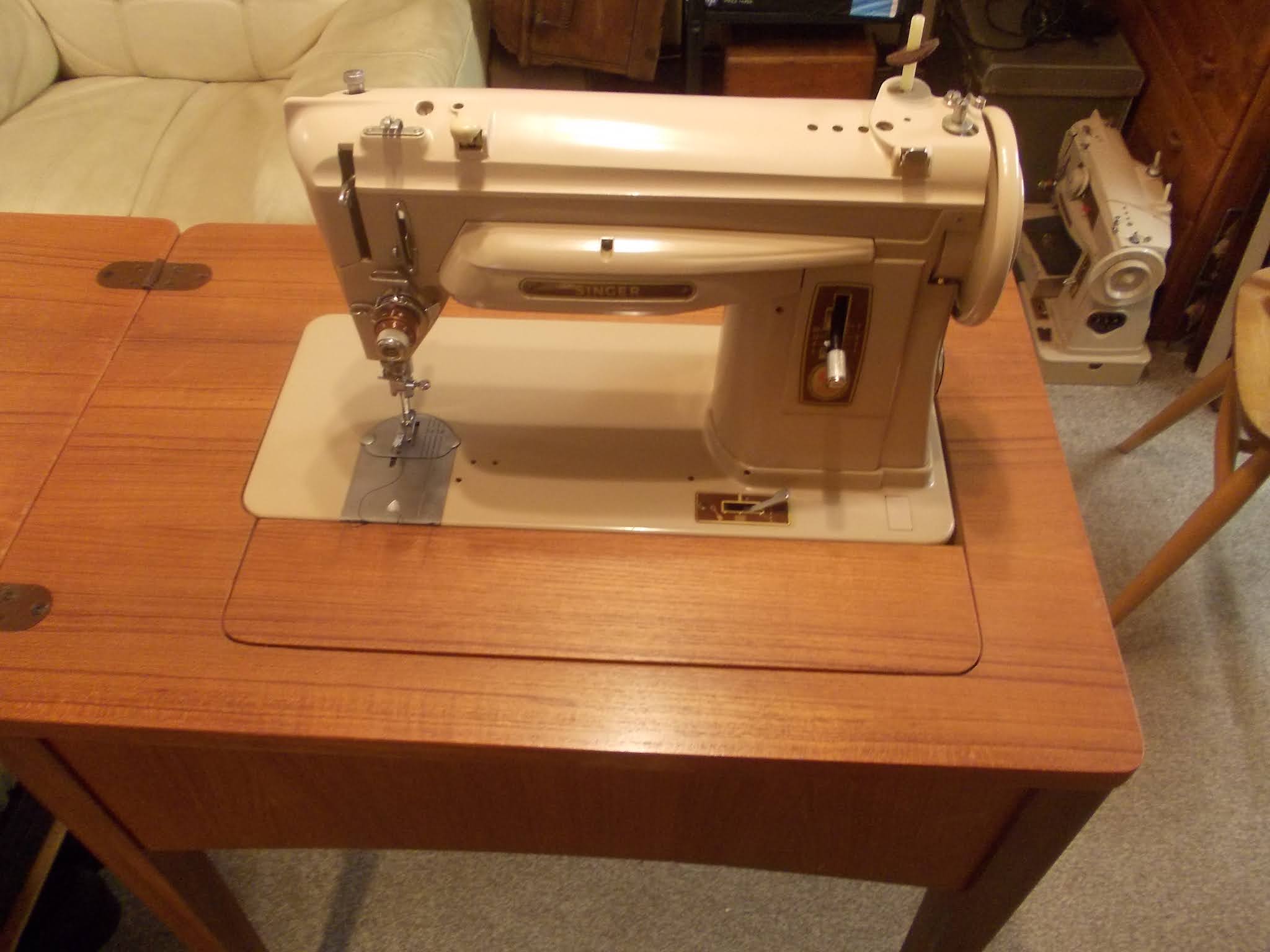 Singer 404G Slant-O-Matic