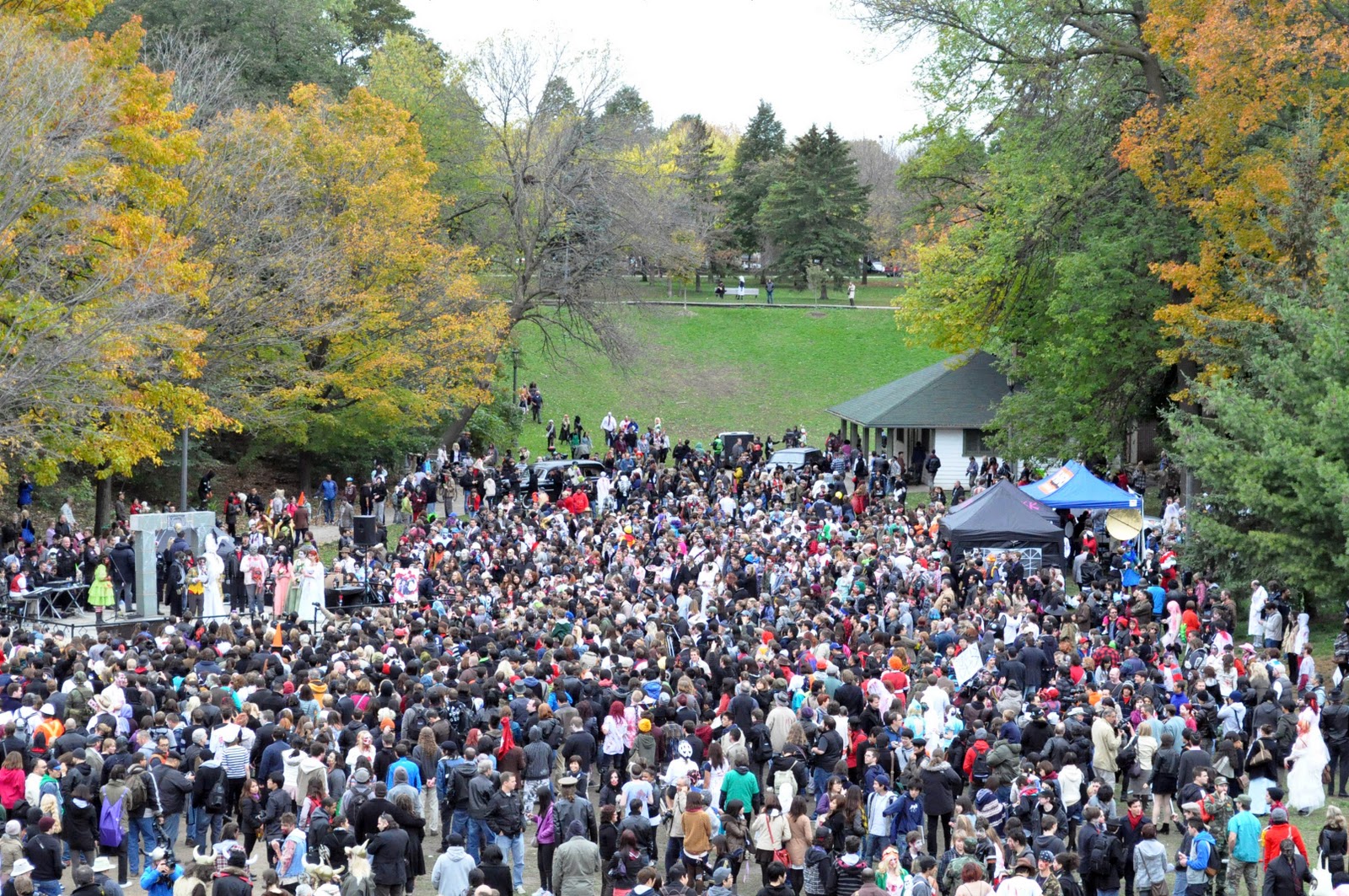 CrimsonHappinessHour: 9th Annual Toronto Zombie Walk Highlights