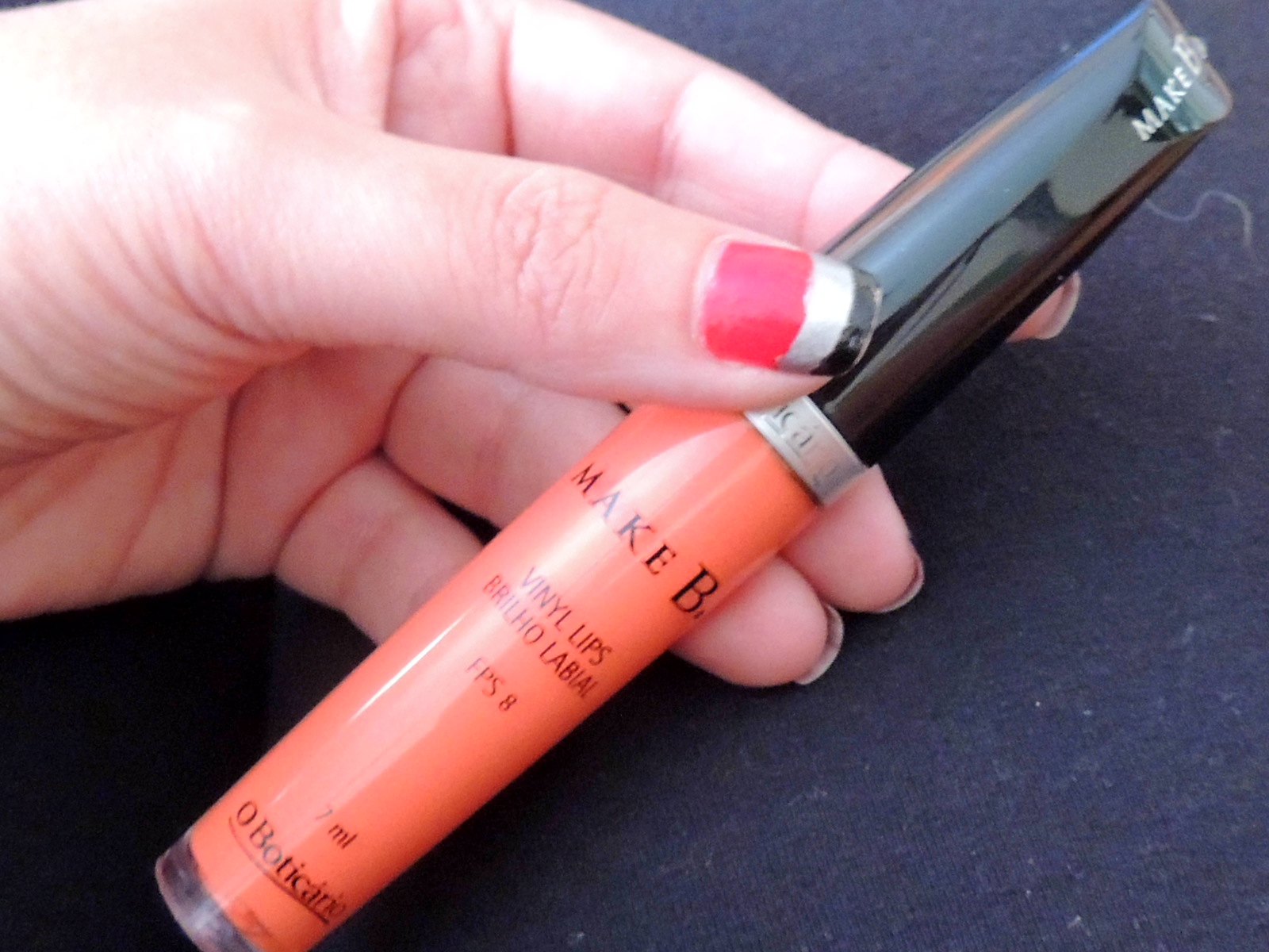 Gloss Vinyl Lips Orange de O Boticário - testei - Tati Make-Up e Acessórios
