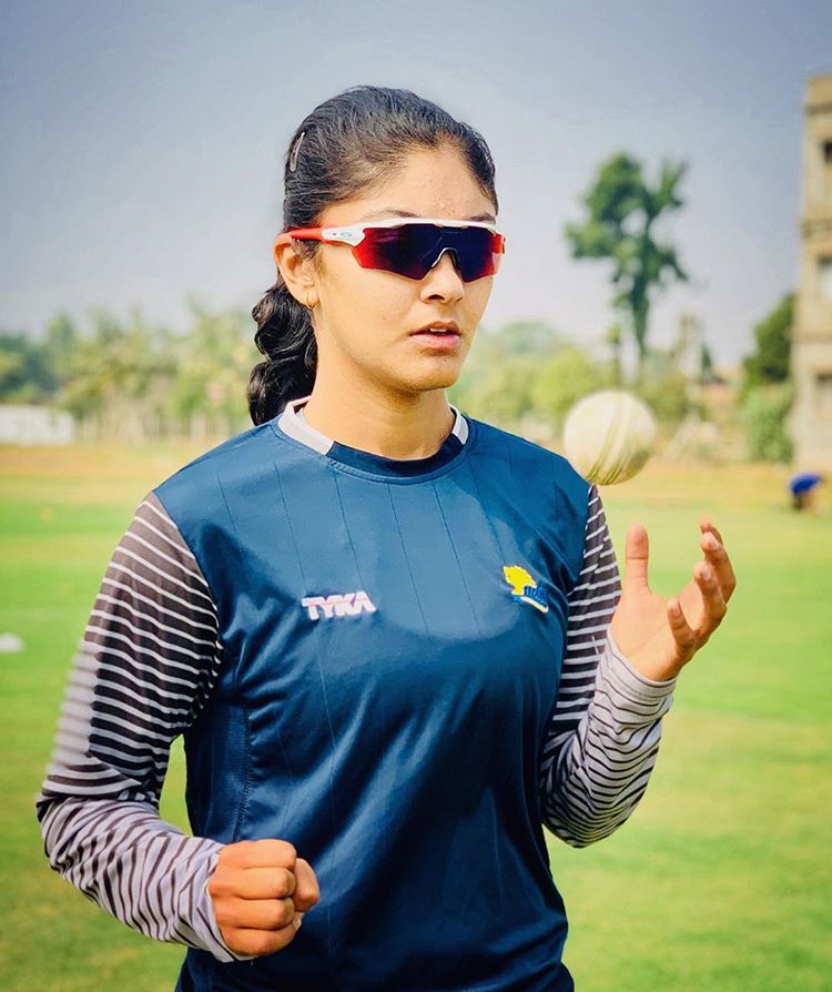 Cricketer Deol Harleen Photos - Talkiewoods - Entertain you million ways!