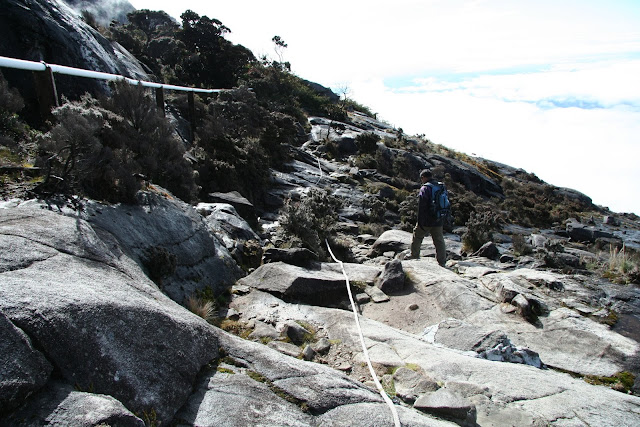Climbing Mt Kinabalu: Descending right after Sayat Sayat checkpoint