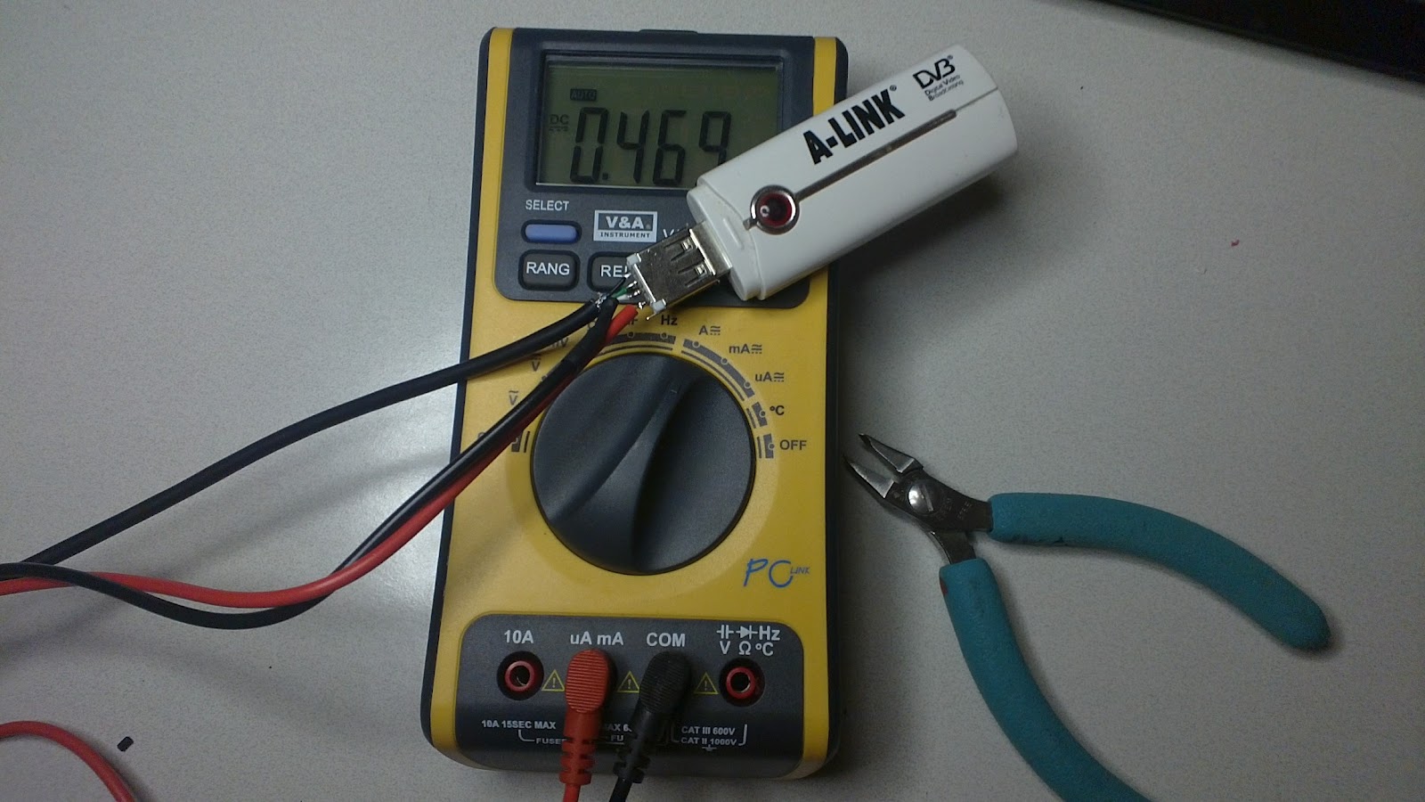 Antti's LinuxTV Blog: building USB power measurement equipment