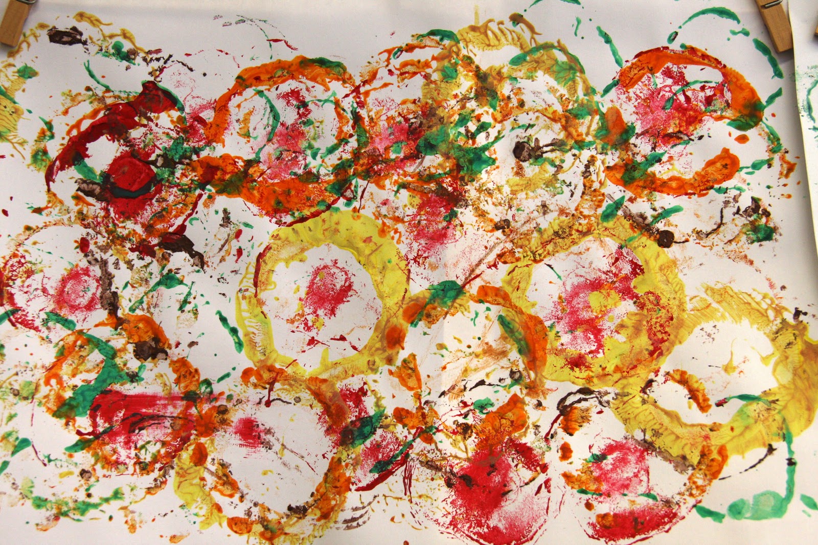 Kindergarten Rocks!: Stamping Art with Fruits and Veggies