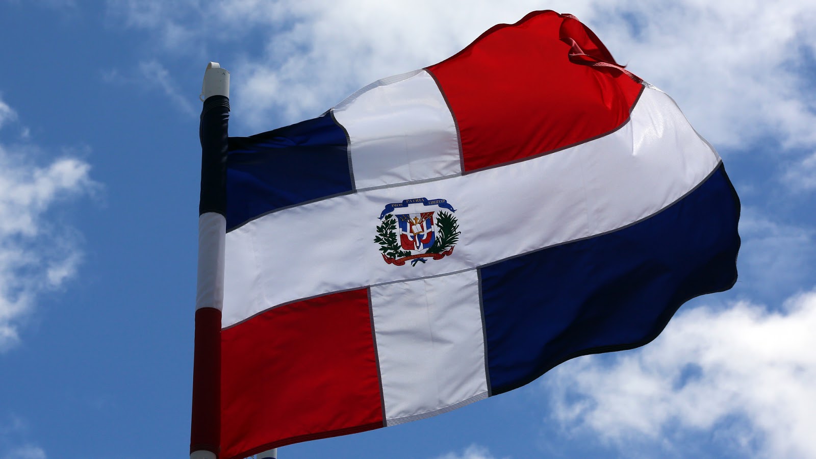 Bandera Dominicana entre las diez más bonitas del Mundo "Solo Por El ...