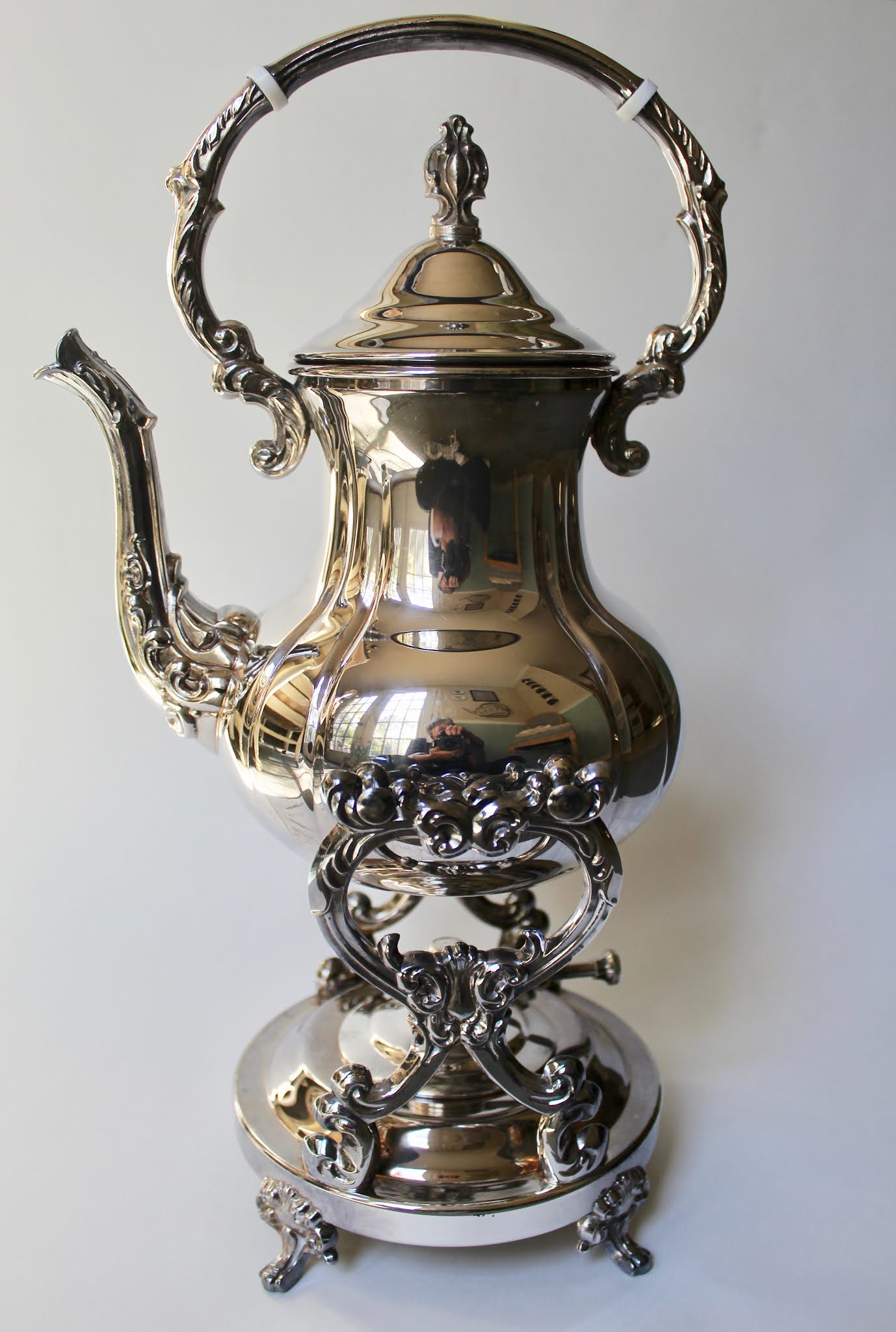 Tea With Friends: A tipping teapot!