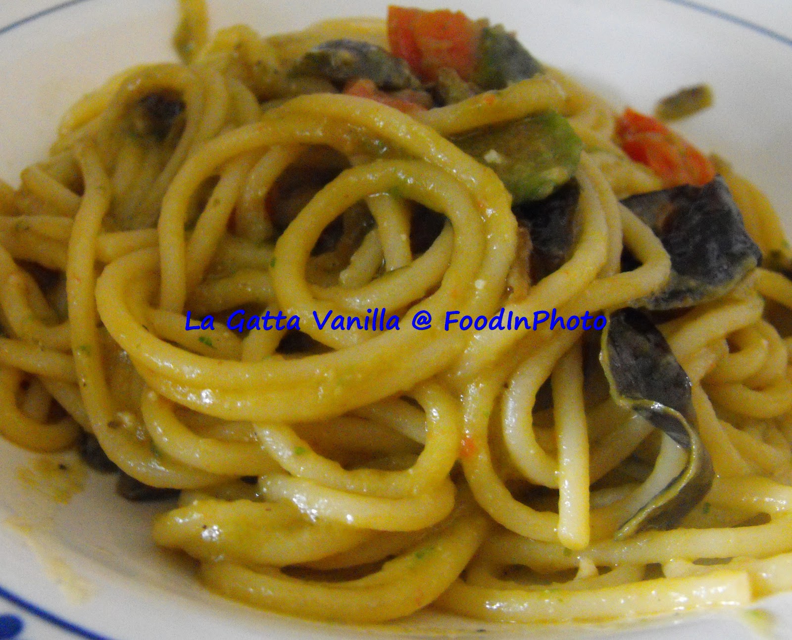 Foodinphoto: Spaghetti rustici con pesto di melanzane