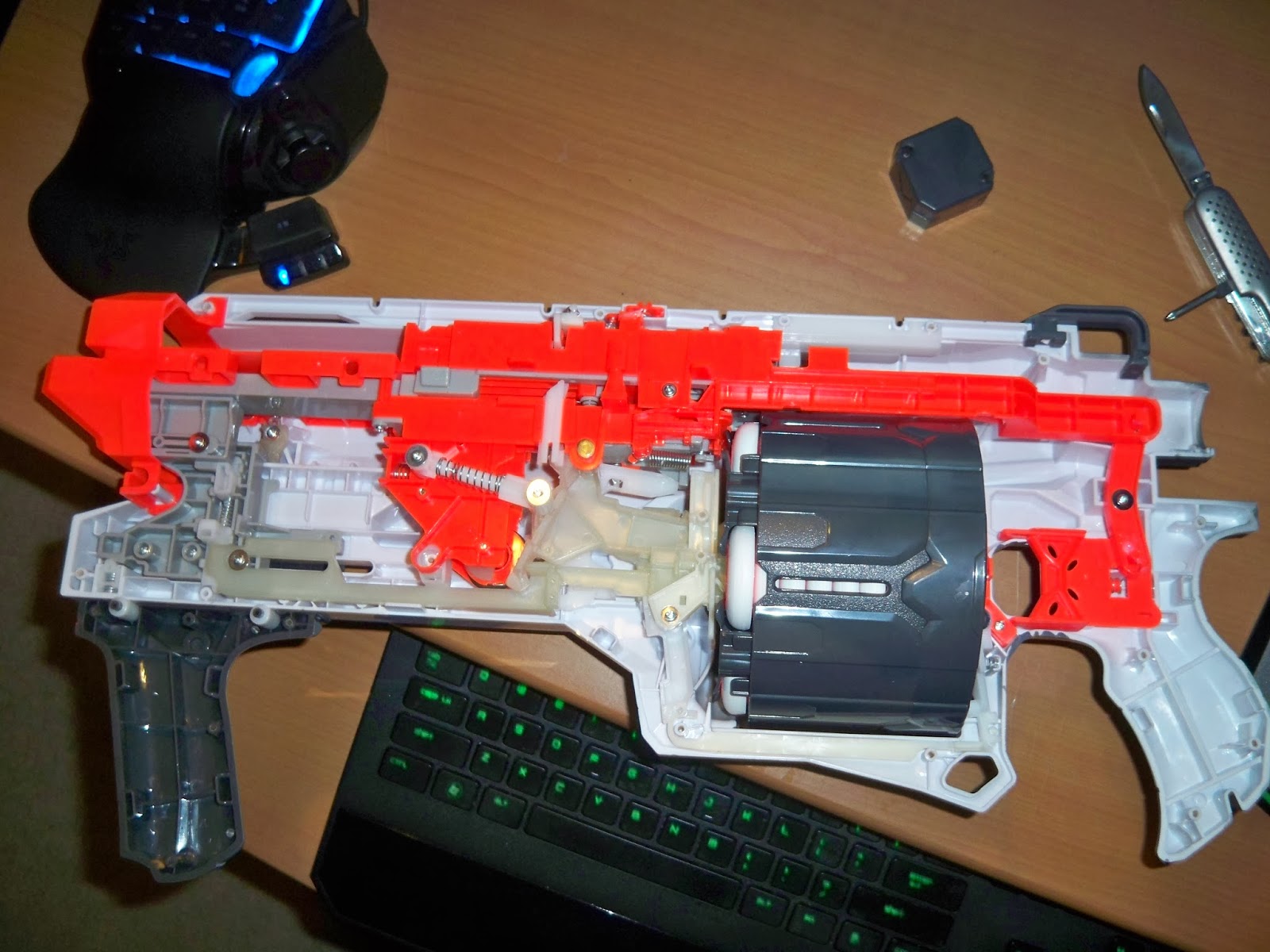 StudioYale: Nerf Vortex Nitron Review (7/10)