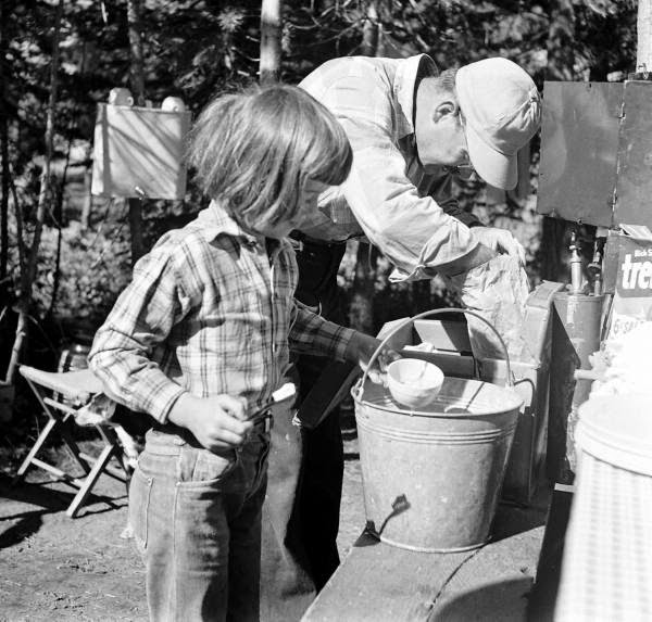 Vintage Pictures Documenting American Campers from the 1940s ~ Vintage ...