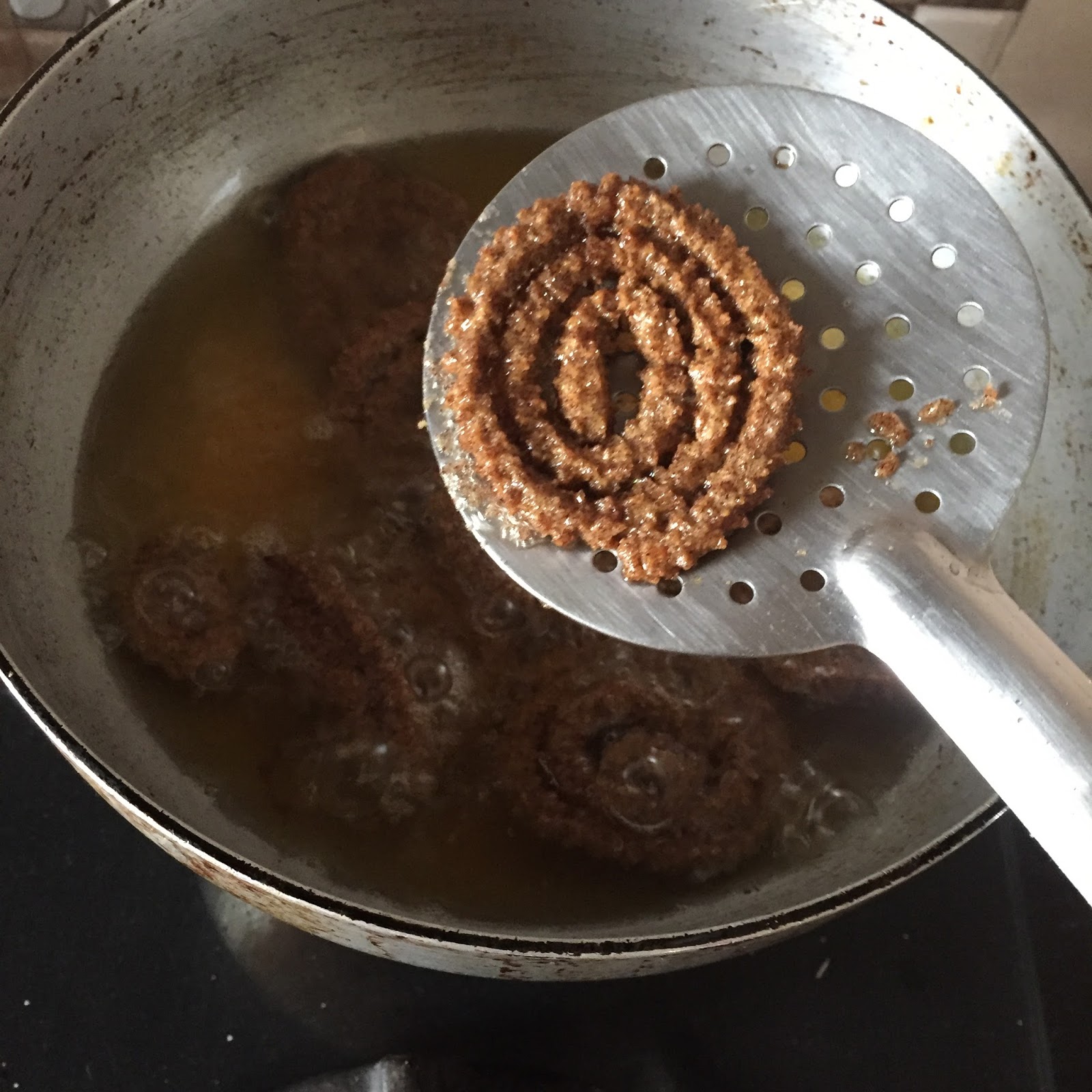 MASTERCHEFMOM: Kezhvaragu Murukku | Ragi Chakli Recipe | Finger Millet ...