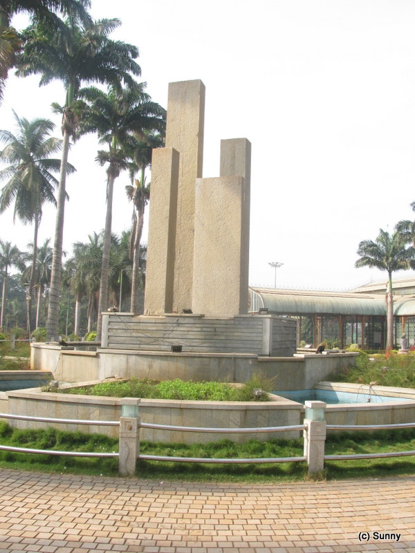 Sagara Teeram: A Morning Visit to the Indira Gandhi Glass House, Hubli