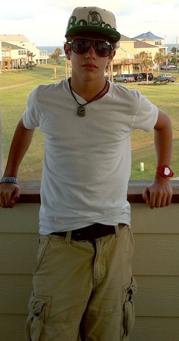 FAMOUS BOYZ 2: Singled Out