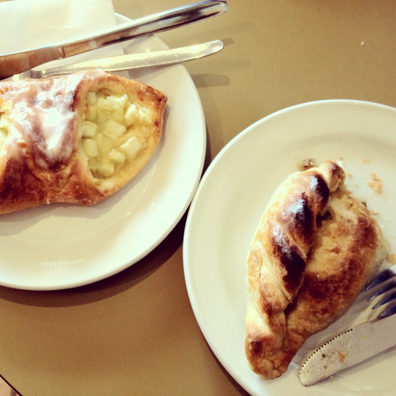 A Wife's Charmed Life: Pastry Lunch at Cafe Bariloche