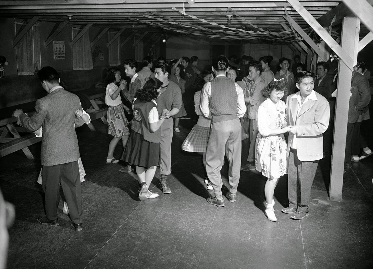 Pictures of the Internment of Japanese Americans During World War II ...